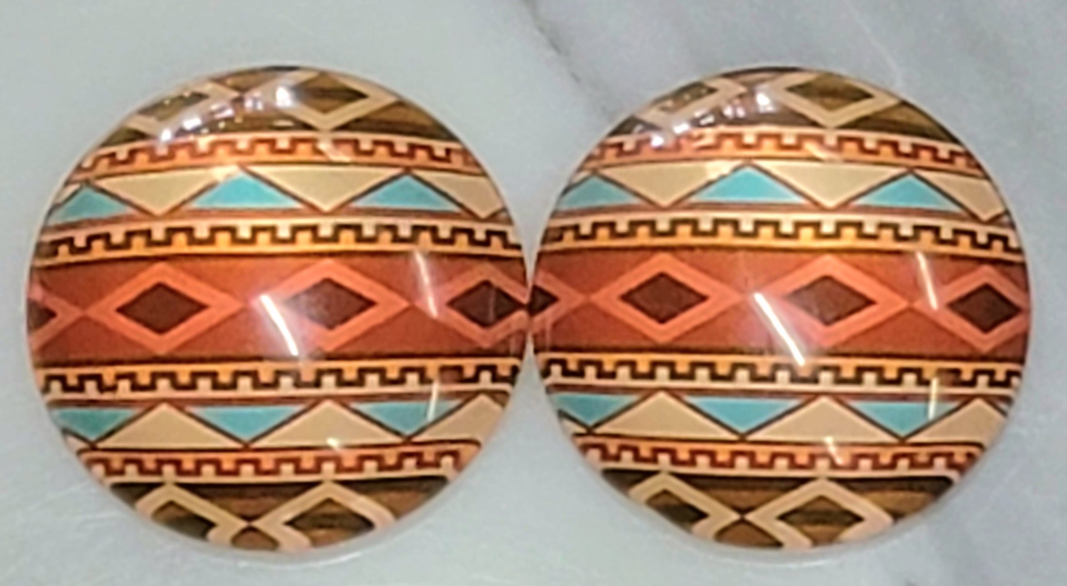 Native Design Round Glass Cabs – Southern Bead Supply